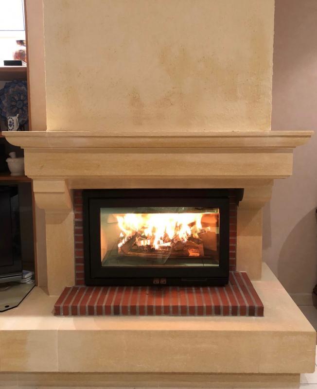 Réalisation d'une cheminée Insert Jotul I 620 à bois-bûche à Saint ...